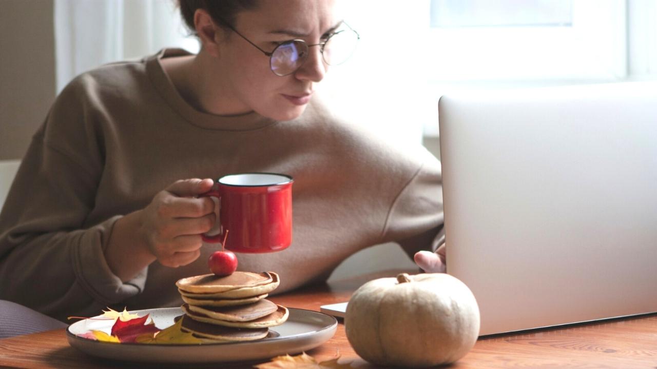 How to Date a Girl Who Is Always Busy — 9 Great Tips – dategosu.com